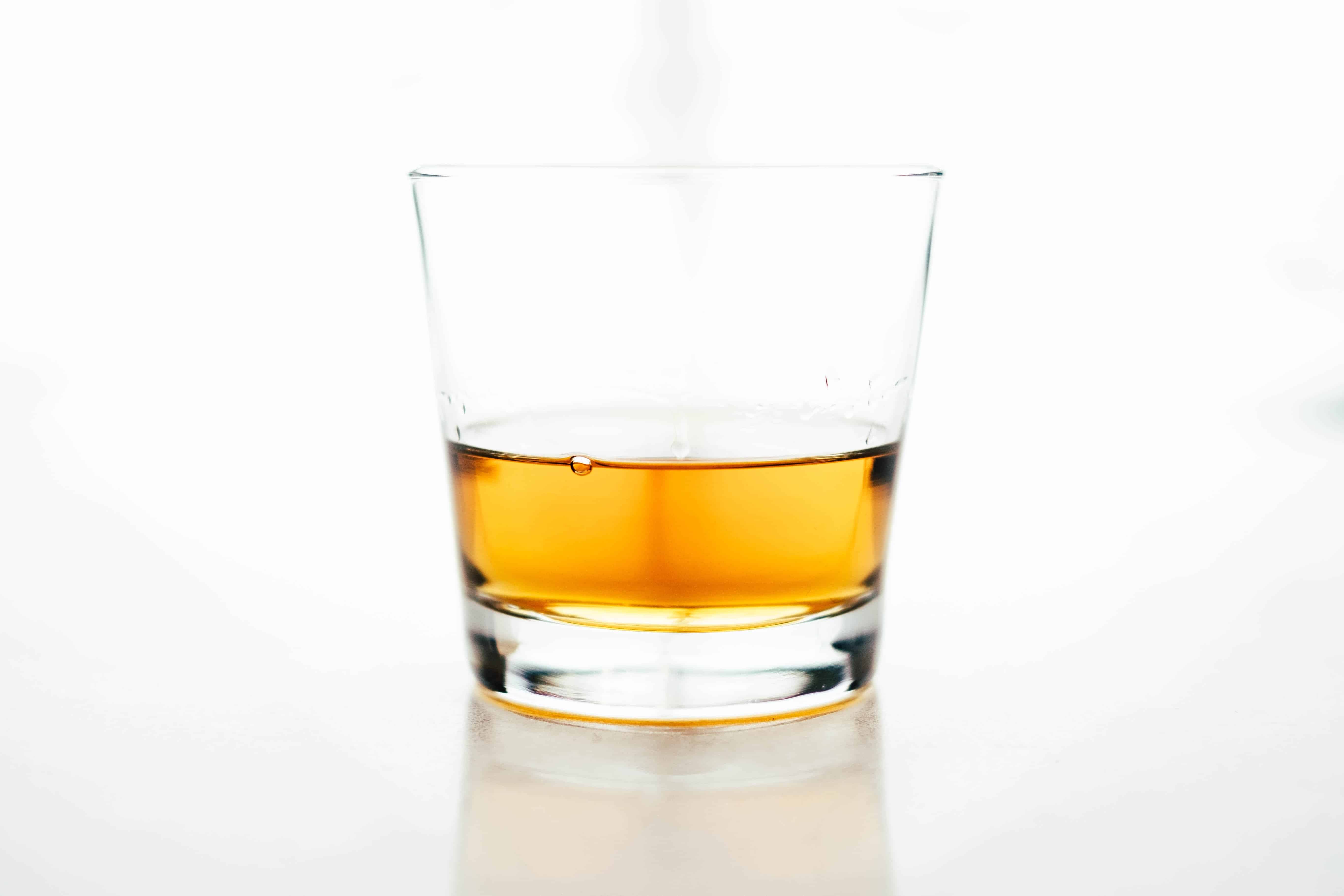 Whiskey Snobbery vs. Whiskey Douchery - MyPurseStrings.com