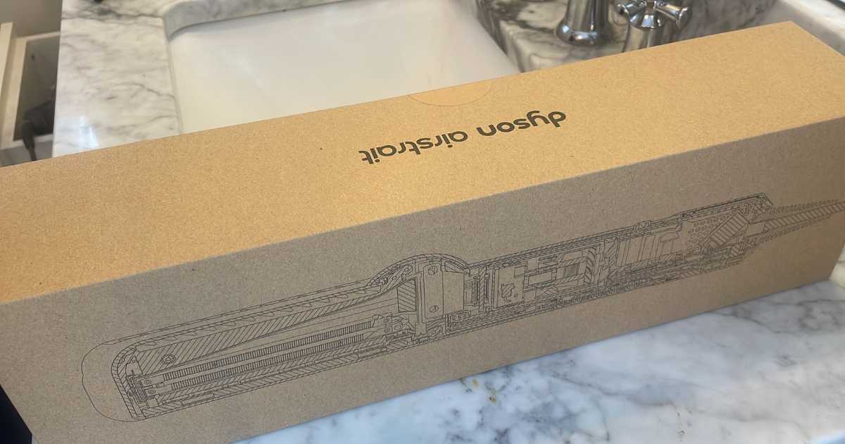 Dyson AirStrait Review 2024: From a Non-Beauty Blogger - MyPurseStrings.com